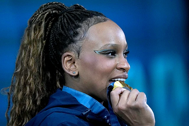 Paris Olympics 2024 Us Gymnast Simone Biles Pays Touching Tribute To Brazils Rebeca Andrade